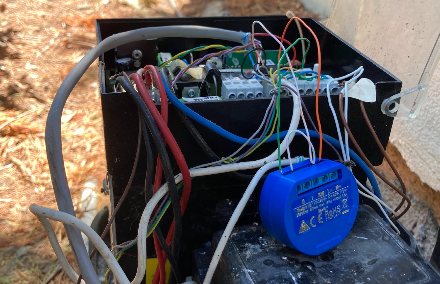 Connecting the Shelly 1 to an ET Systems gate motor for Apple HomeKit ...